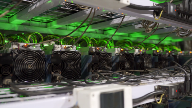 استوک فوتیج : ماینر بیتکوین 33940 Cryptocurrency Mining Equipment On ...