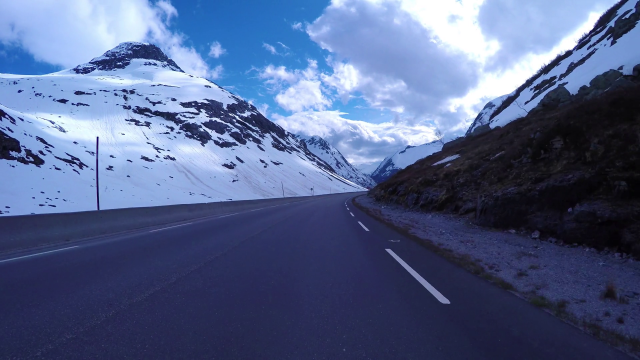 استوک فوتیج رانندگی در جاده برفی و کوهستانی 44495 Driving A Car On A Road In Norway مزرعه فوتیج