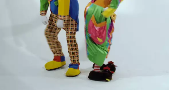 فوتیج دلقک در حال رقص 32807 Portrait Of Two Clowns Finishing Their Zany ...