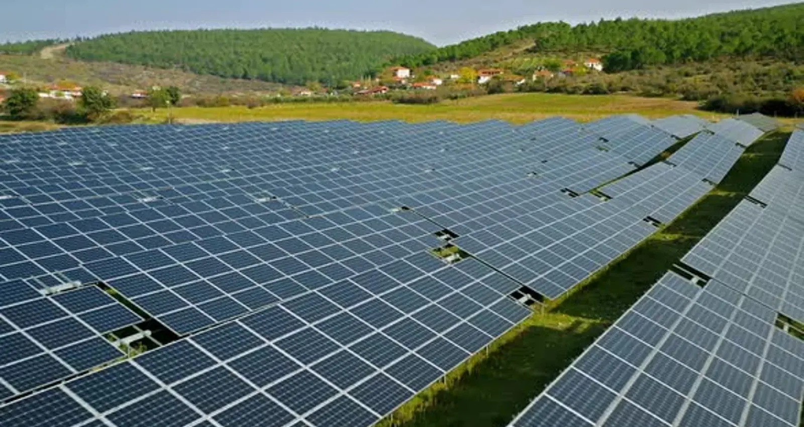 فوتیج پنل های خورشیدی 34900 Solar Panels - مزرعه فوتیج